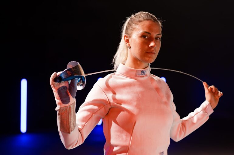 Gripping History: The Handshake in Fencing – Historical Fencer